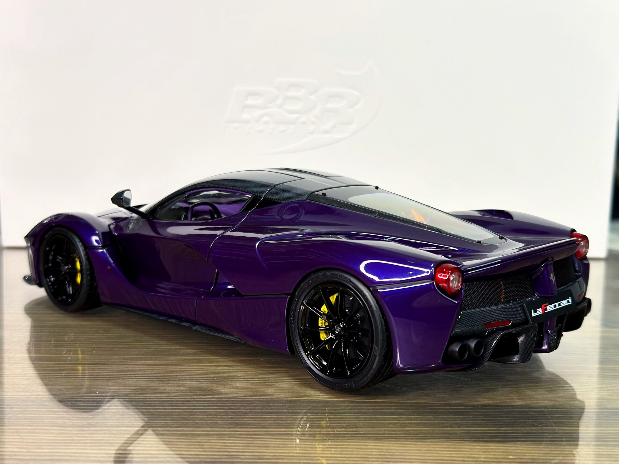 BB8182237 BBR Models Ferrari LaFerrari Purple Dubai 1:18 — Amacars